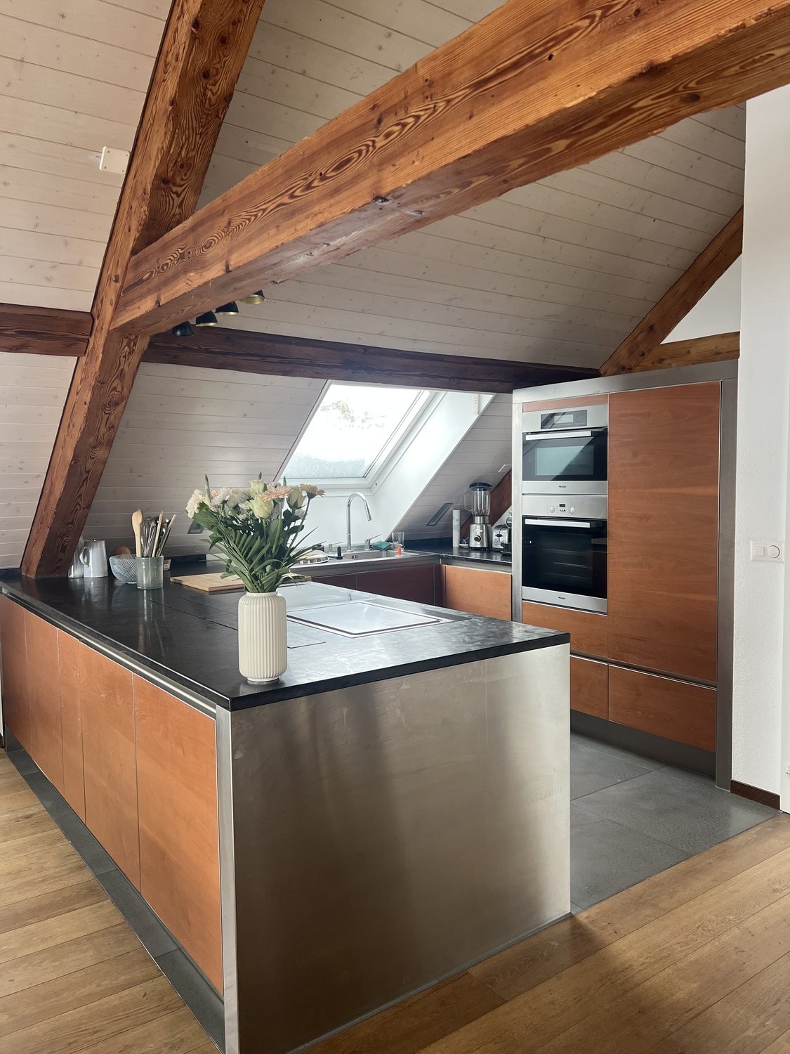 Appartement meublé 2 ½ pièces à louer à St-Légier-La Chiésaz - Flatfox